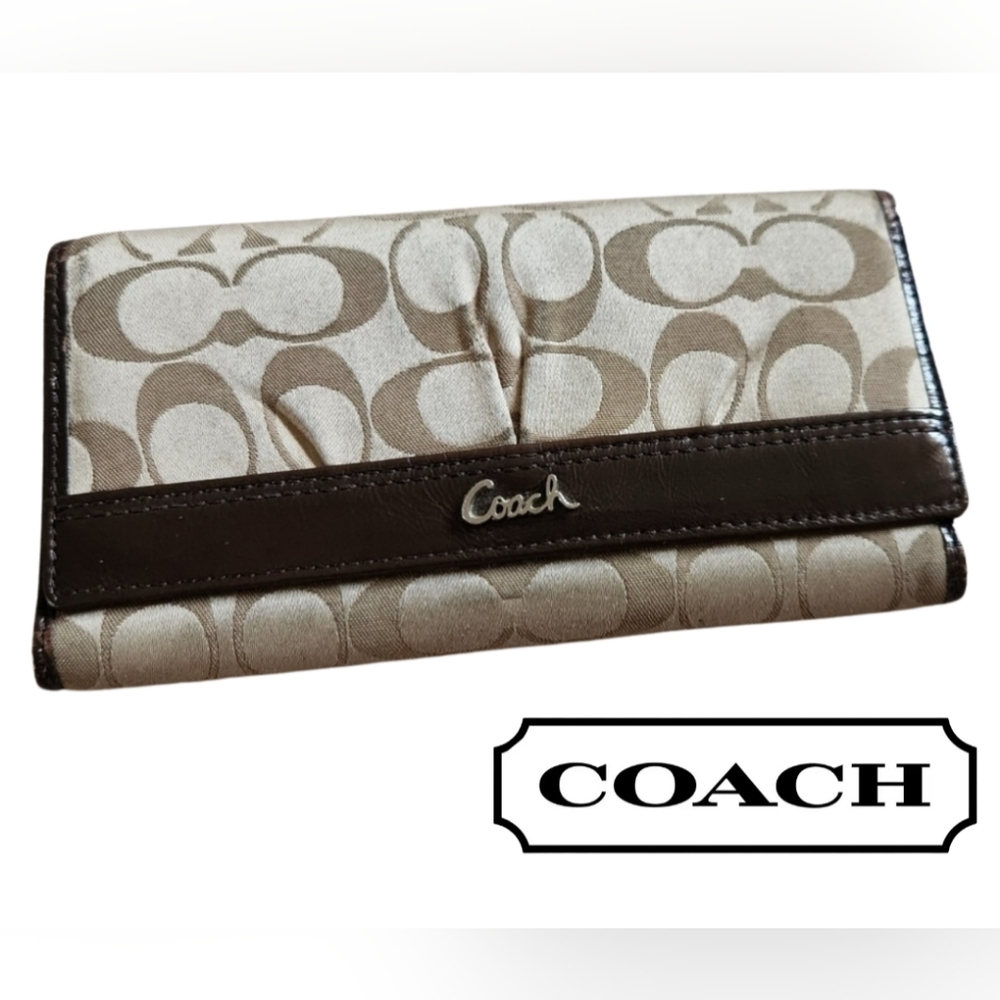 Coach Soho Pleated Signature Slim Envelope Wallet - Gem